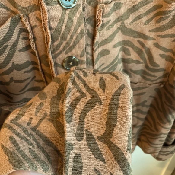 kenzie | Jackets & Coats | Nwot Kenzie Jeans Oversized Animal Print ...